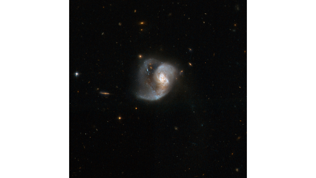 Hubble Interacting Galaxy UGC 12812 | HubbleSite