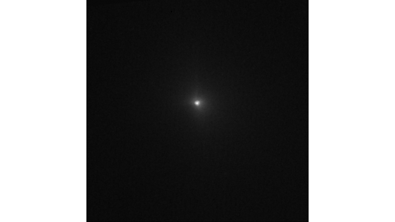 Comet Tempel 1 - 3 Minutes Before Deep Impact Collision | HubbleSite